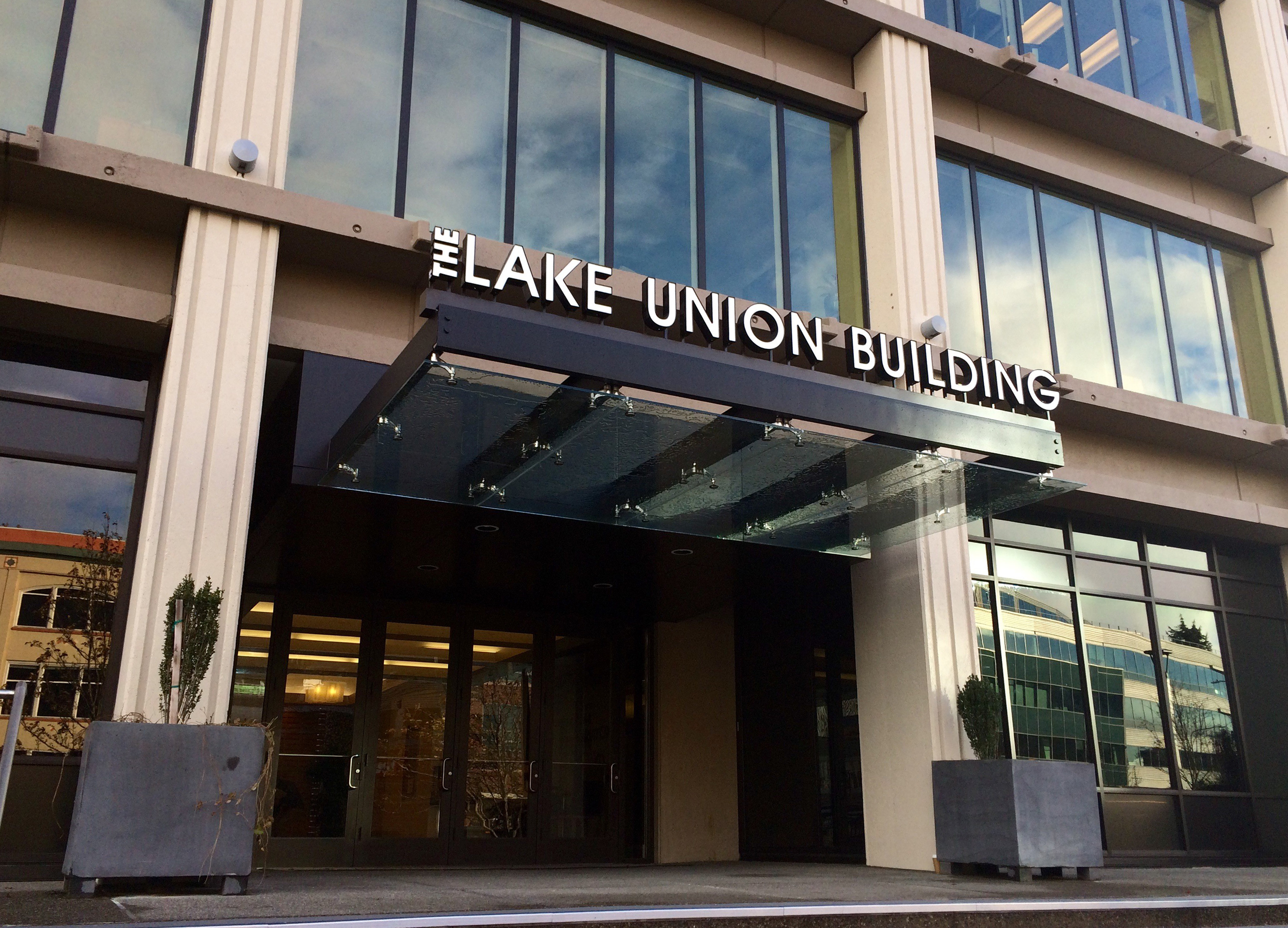 Lake Union Building - Food Truck Schedule - South Lake Union - Seattle ...