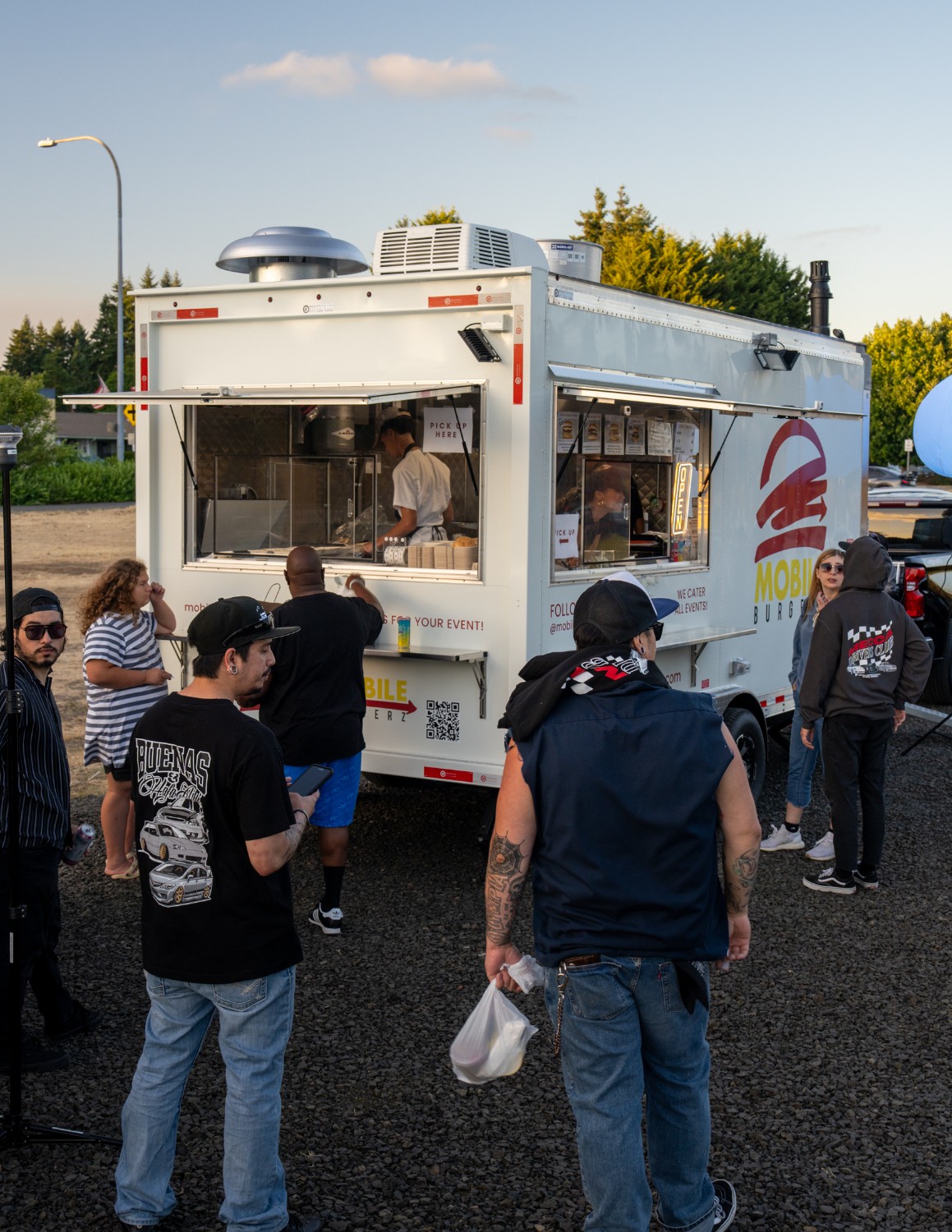 Mobile Burgerz - Food Trailer Schedule - Halal, Hamburgers - Food ...